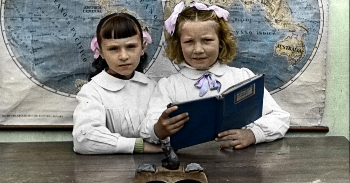 Old Photos Help Alzheimer Patients Recall Lost Memories